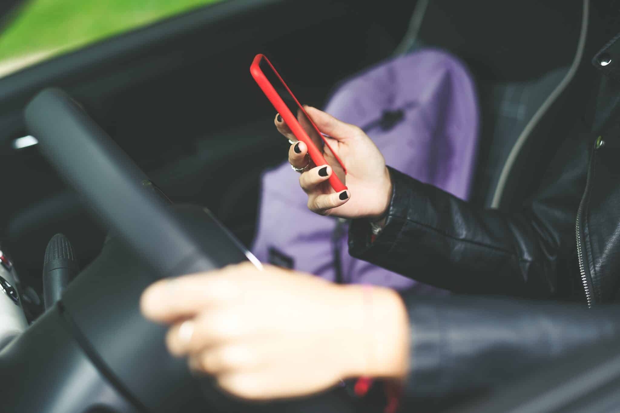 5 Distracted Driving Facts | Daniel Stark